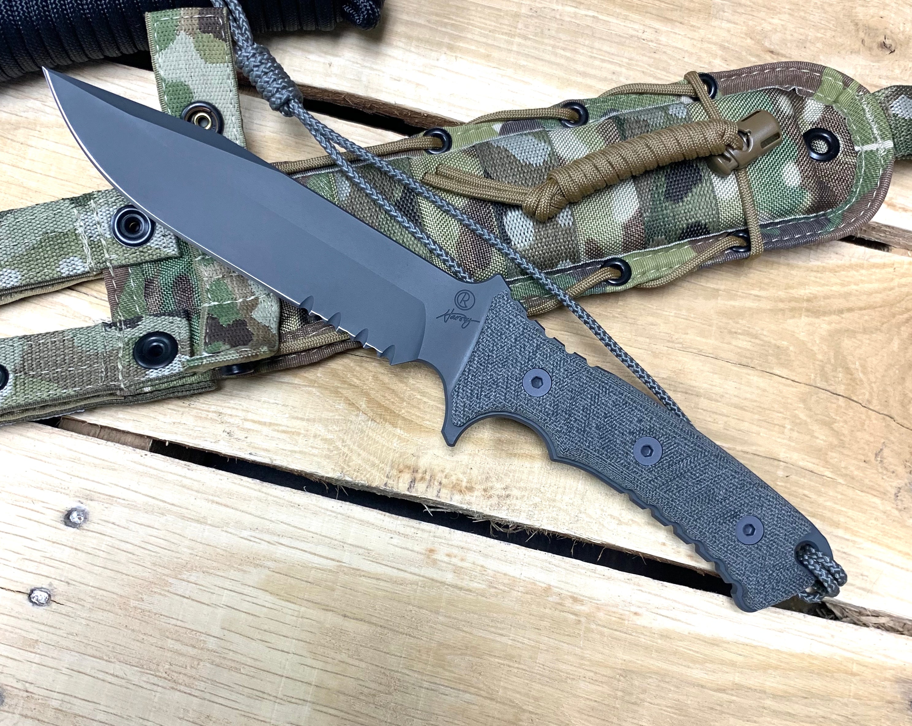 Chris Reeve Knives Pacific Clip Point SERRATED Black Fixed Blade – KnifeJoy